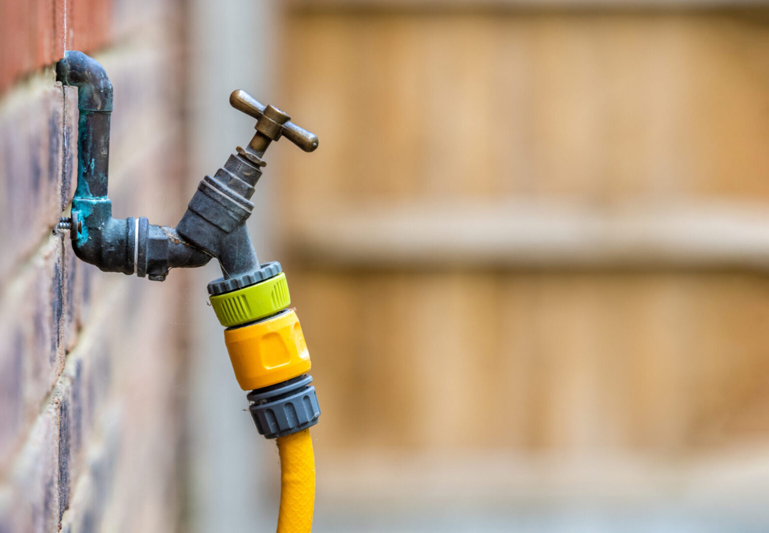 How To Turn Off Your Outside Tap | Lovelle